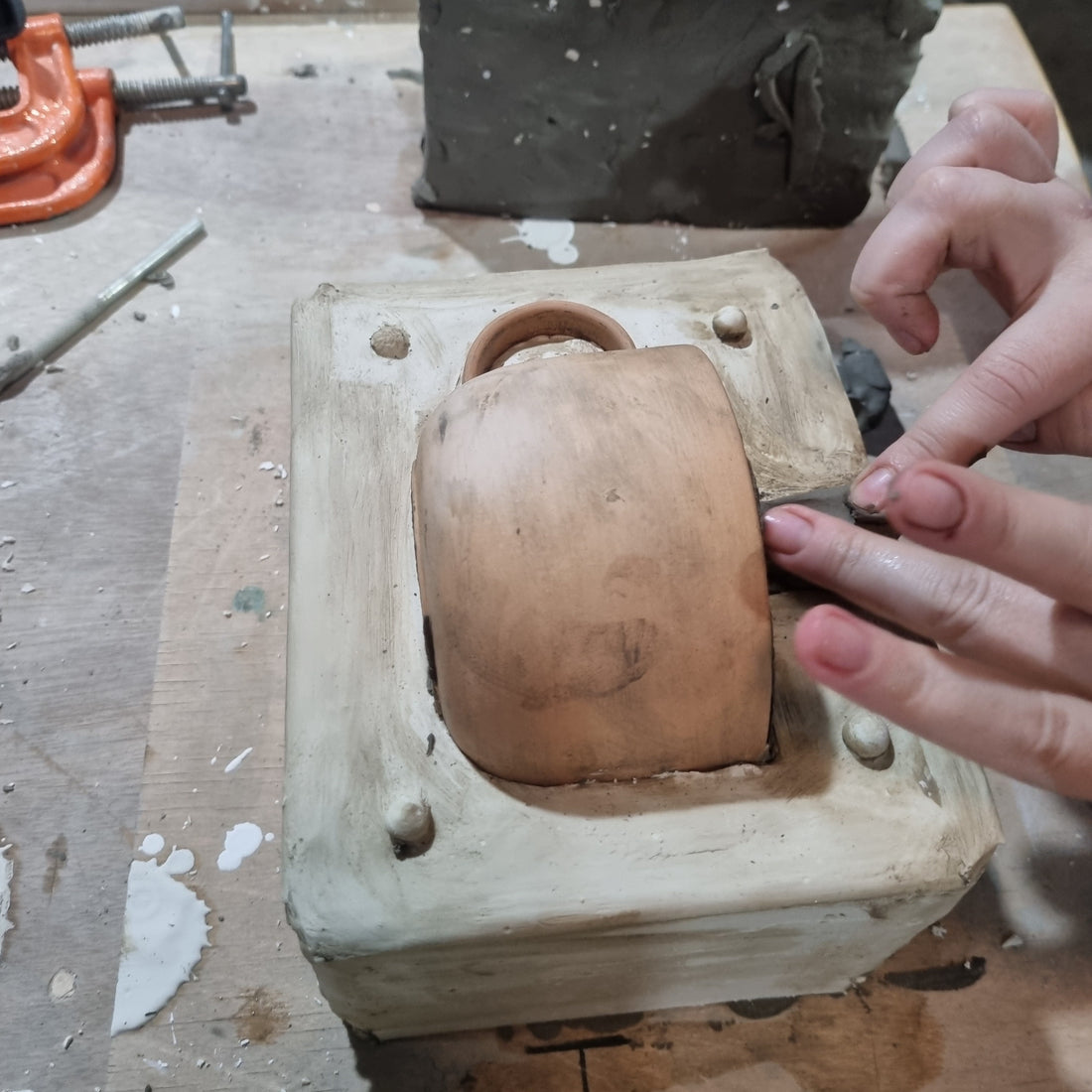 Molding workshop – Yadawei Ceramic Studio